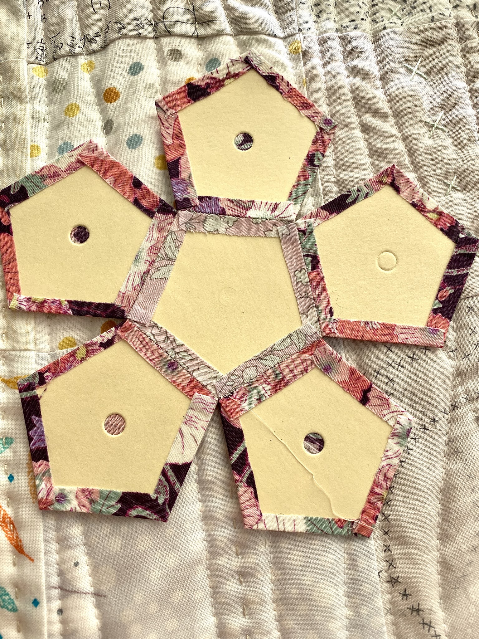 A Pentagon Flower Garden - Samelia's Mum