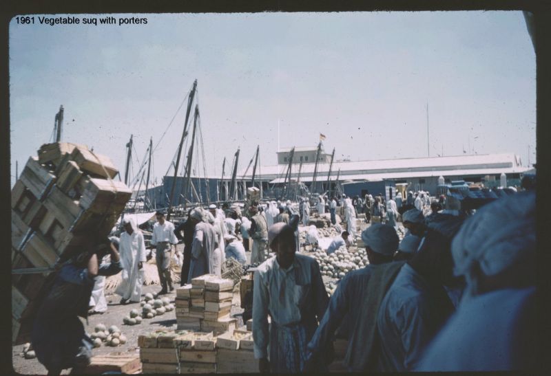 Everyday Life of Kuwait in the Early 1960s Through Amazing Color Photos ...