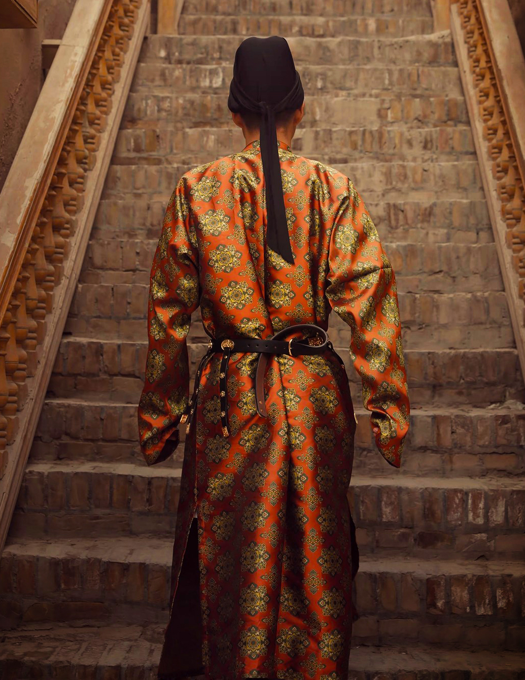 Elaborate Tang Dynasty Round Collar Robe: 唐圆领衫