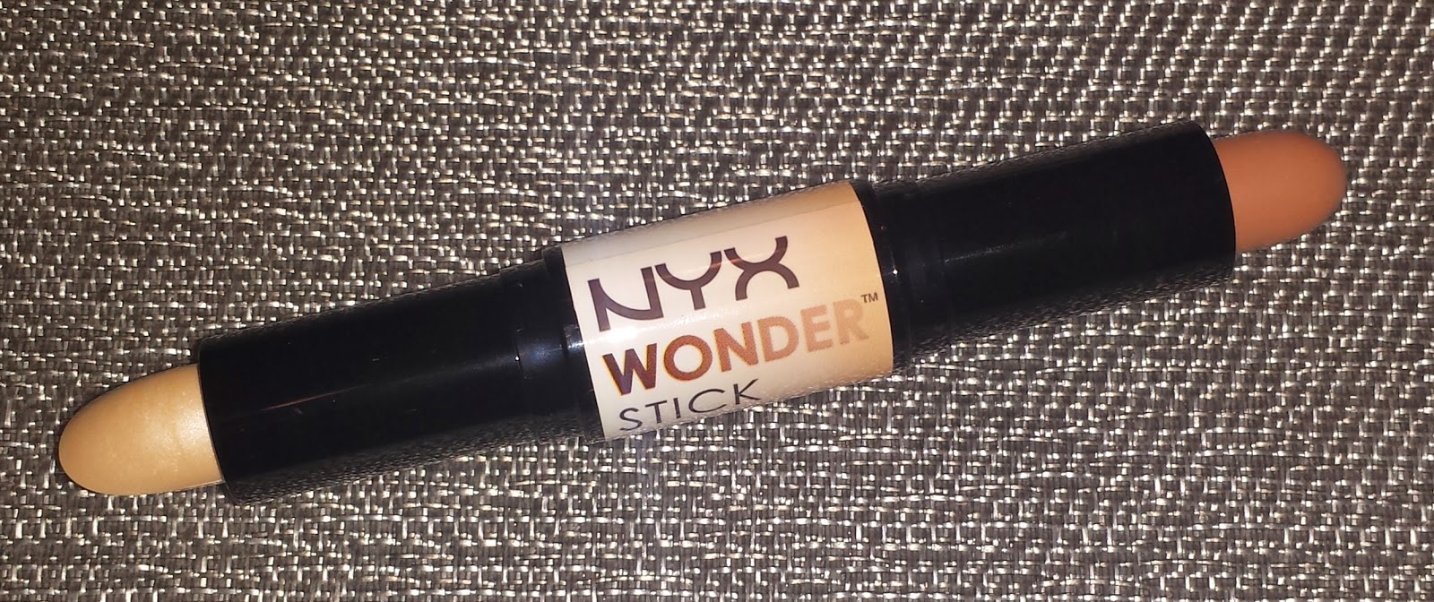 Leopard Lace and Cheesecake: Review: Nyx Wonder Stick