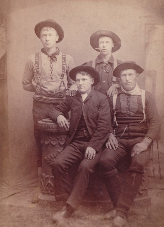 40 Amazing Vintage Photos of Working-Class Men From the Mid-19th ...