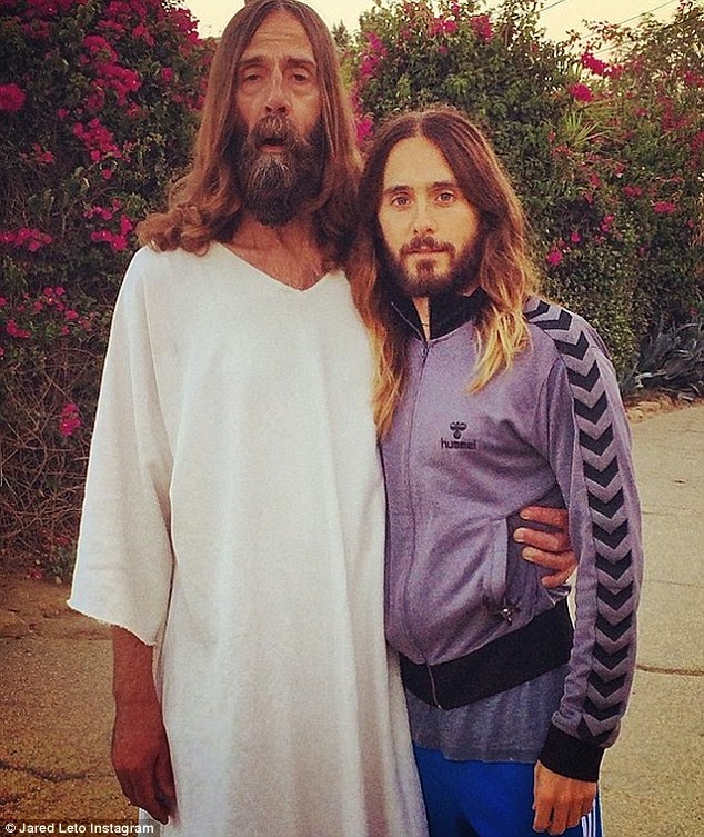 Jared Leto Poses With a Jesus Look-Alike Before Easter (PHOTO)