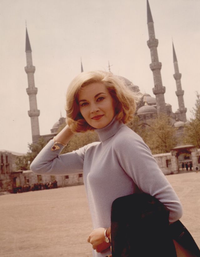 Italian Classic Beauty: 22 Glamorous Photos of Daniela Bianchi in the ...