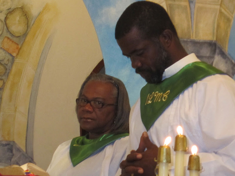 Catholic Islander News: Extraordinary Ministers of Holy Communion