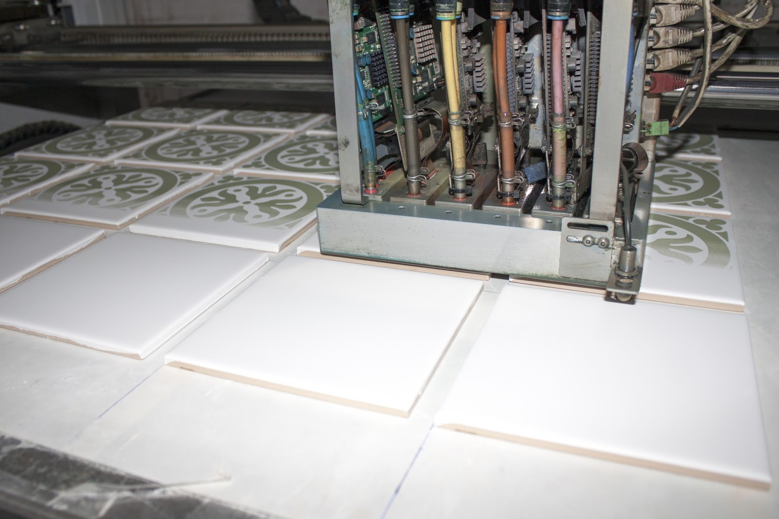 AZULEJOS, ALICATADOS Y ALICATADORES.: CEVICA Decorative Tiles. Pasión ...