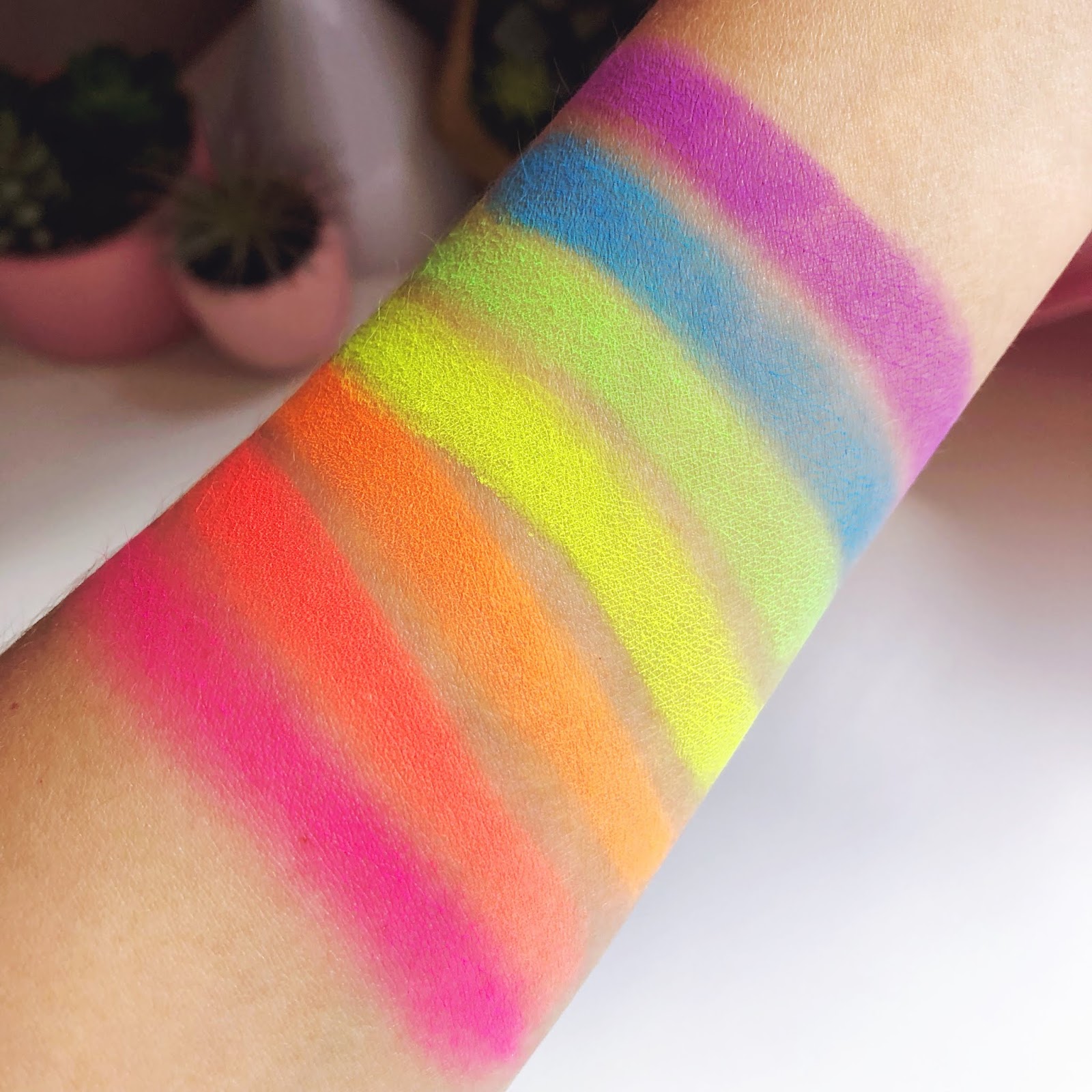 Marshmallow Beauty Blog & Reviews♡ : Makeup A Murder - Poison Neon ...
