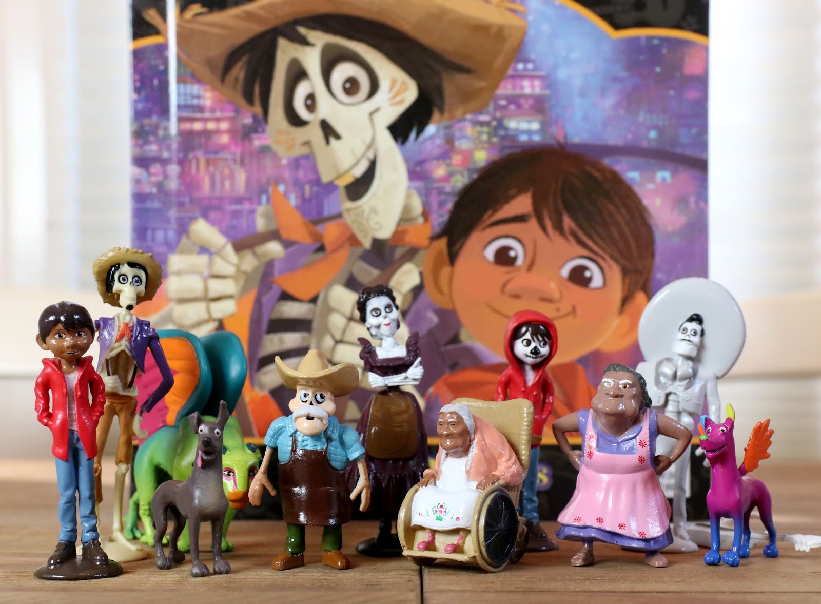 Dan the Pixar Fan: Coco: "My Busy Books" Review