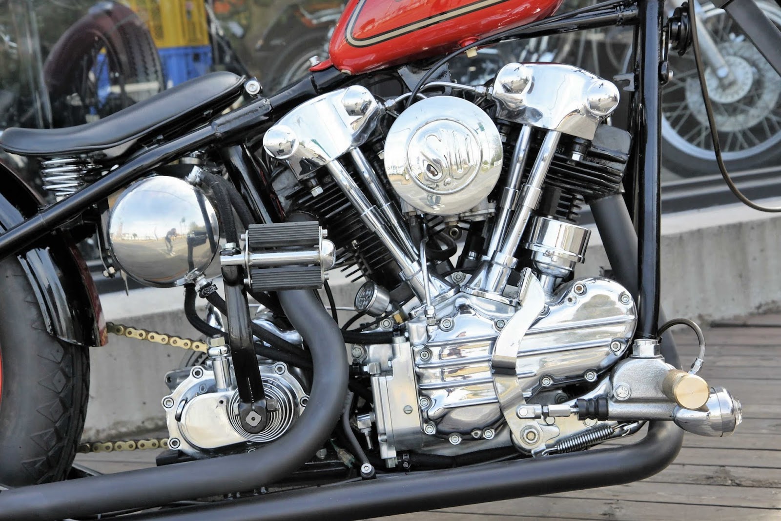 Hell Kustom : Harley Davidson Knucklehead By Dash Custom