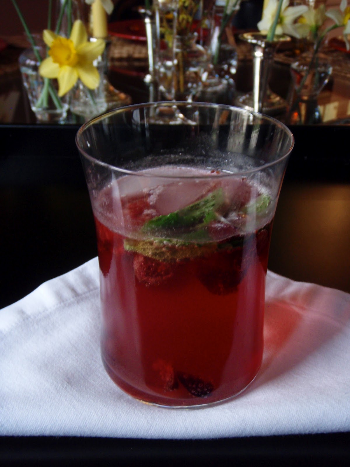 Spiral Style: Celebrate the Weekend with a Gin Rickey