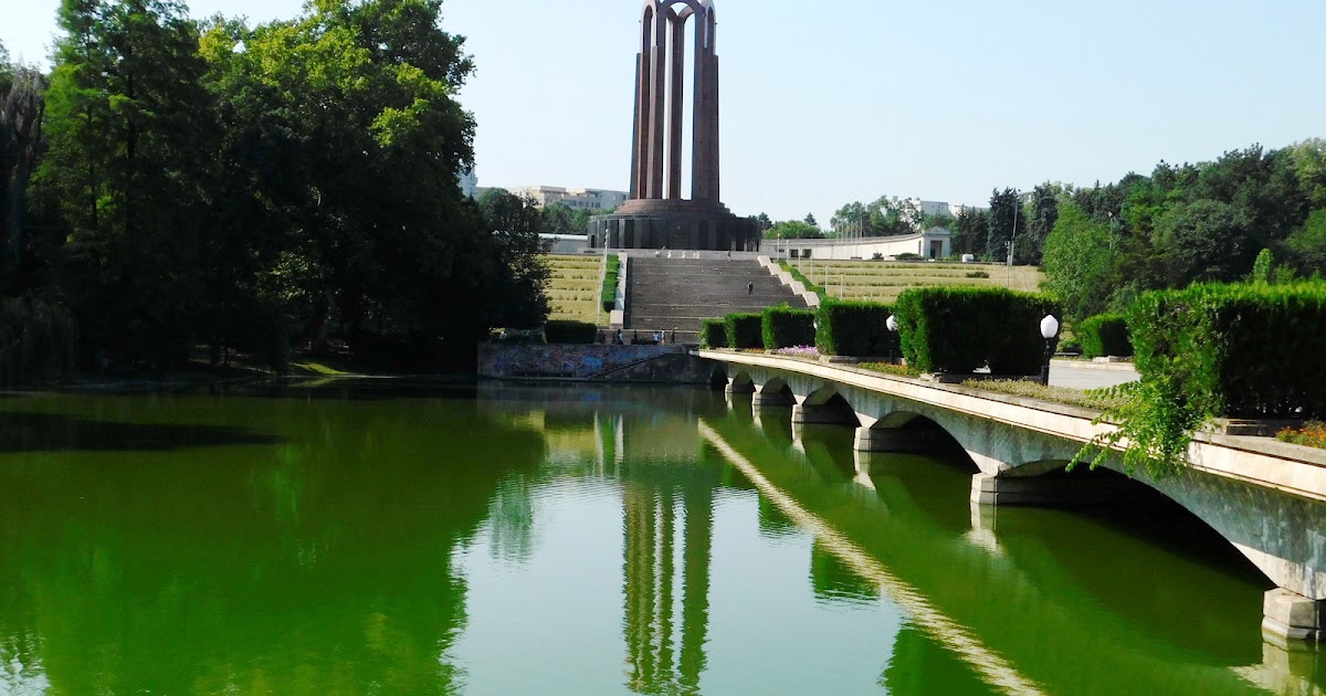 LA MULTI ANI, ROMANIA!: Podul și monumentul