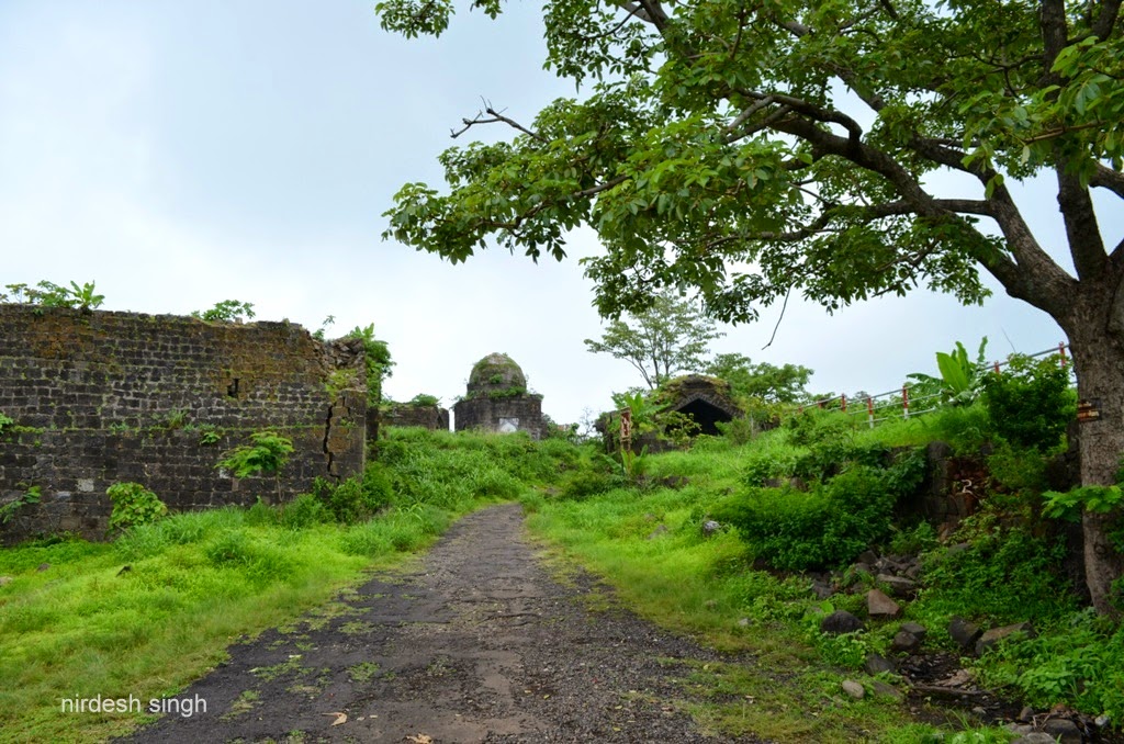 Just Tripping!: Narnala Fort - The Satpura Surprise