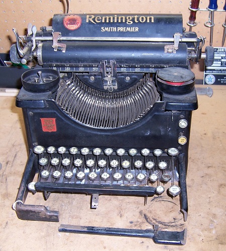 Davis Typewriter Works: The Monarch Typewriter - a brief review