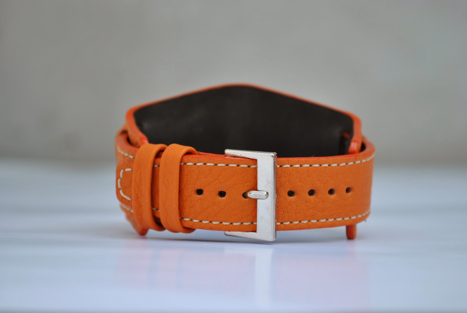 CURELE DE CEAS DIN PIELE: mai 2014