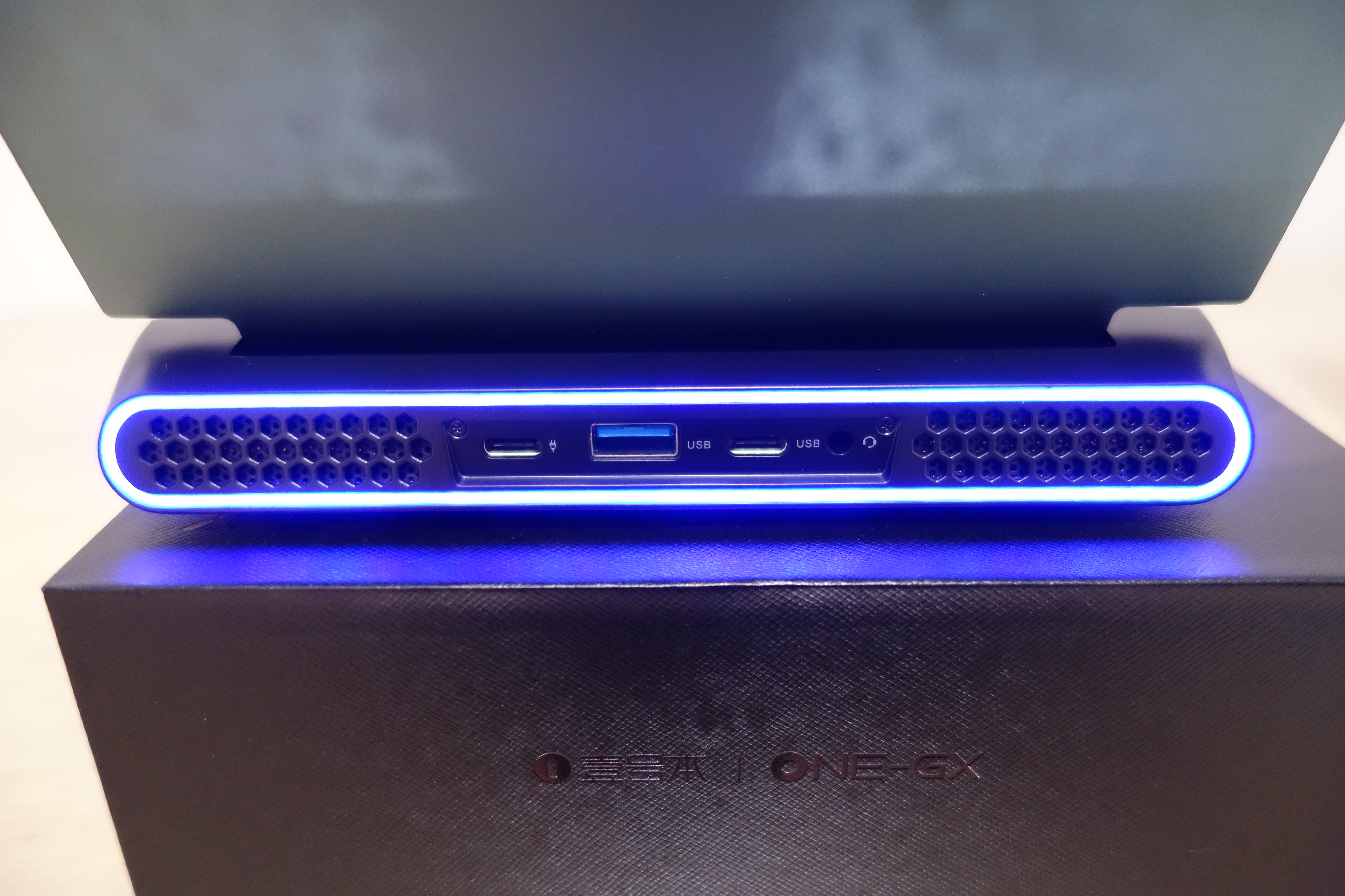 FDZ平板交流網: One netbook GX1 掌上型電競小筆電 開箱測試