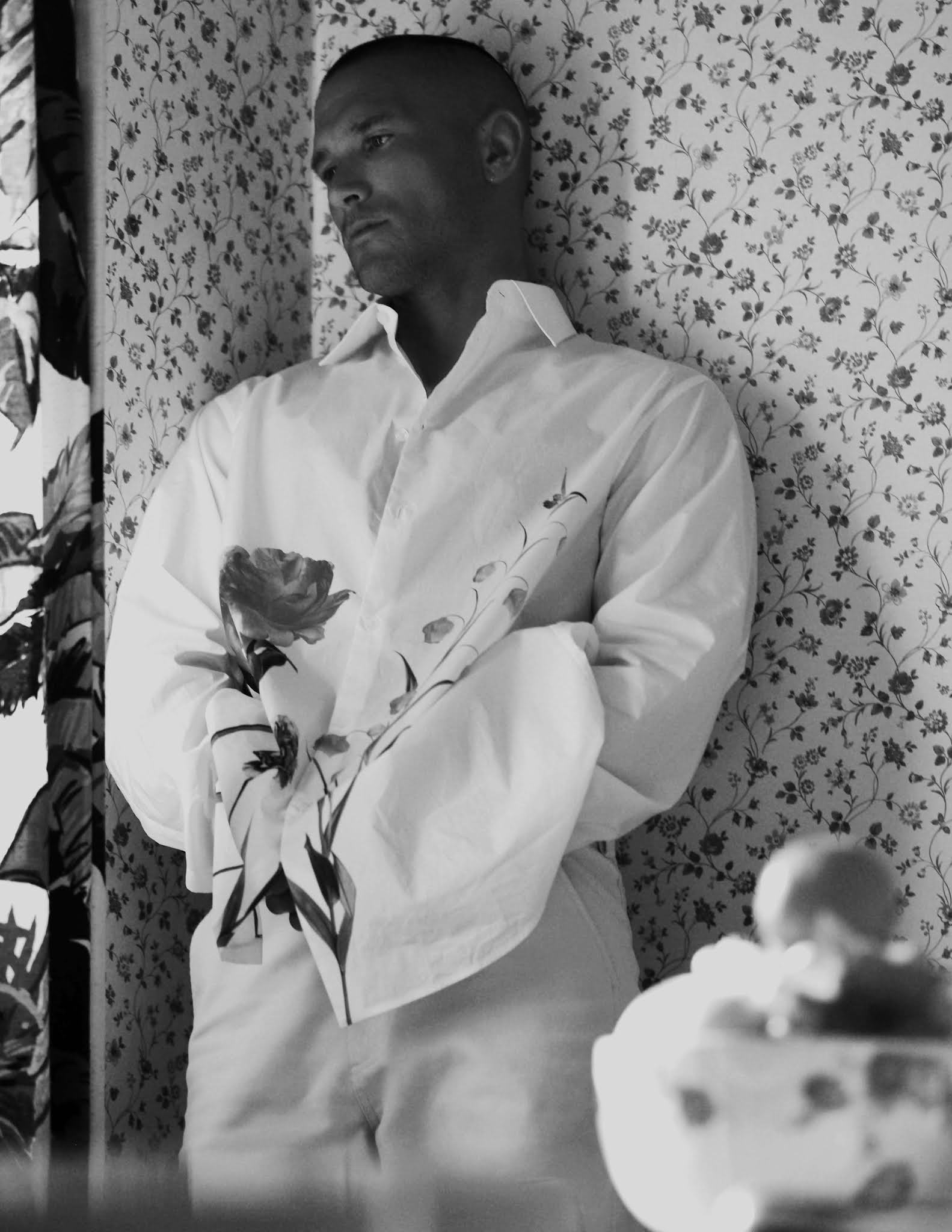 Solitude: Tyler Woods para Man of Metropolis en fotos de Santiago Bisso