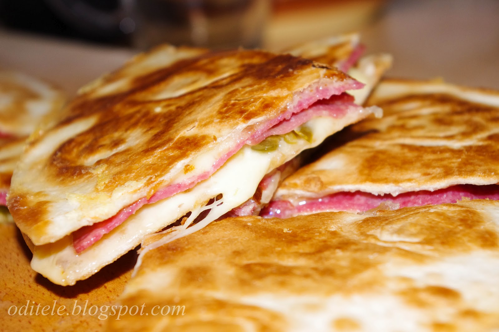 Oditėlės blogas: ĮDARYTOS KESADILJOS (TORTILIJOS)*