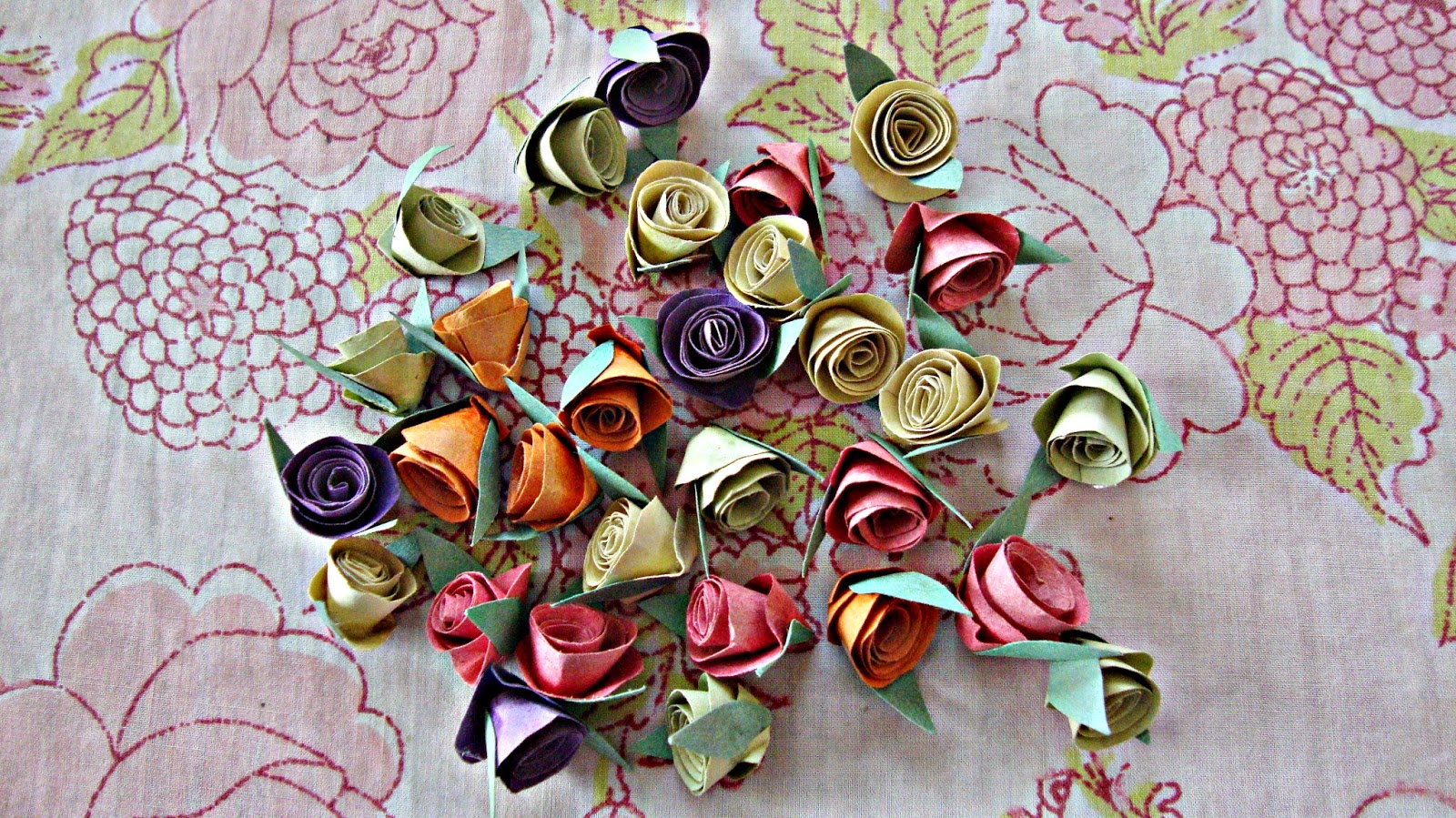 Bitter because it's Butter: DIY Paper Roses Garland