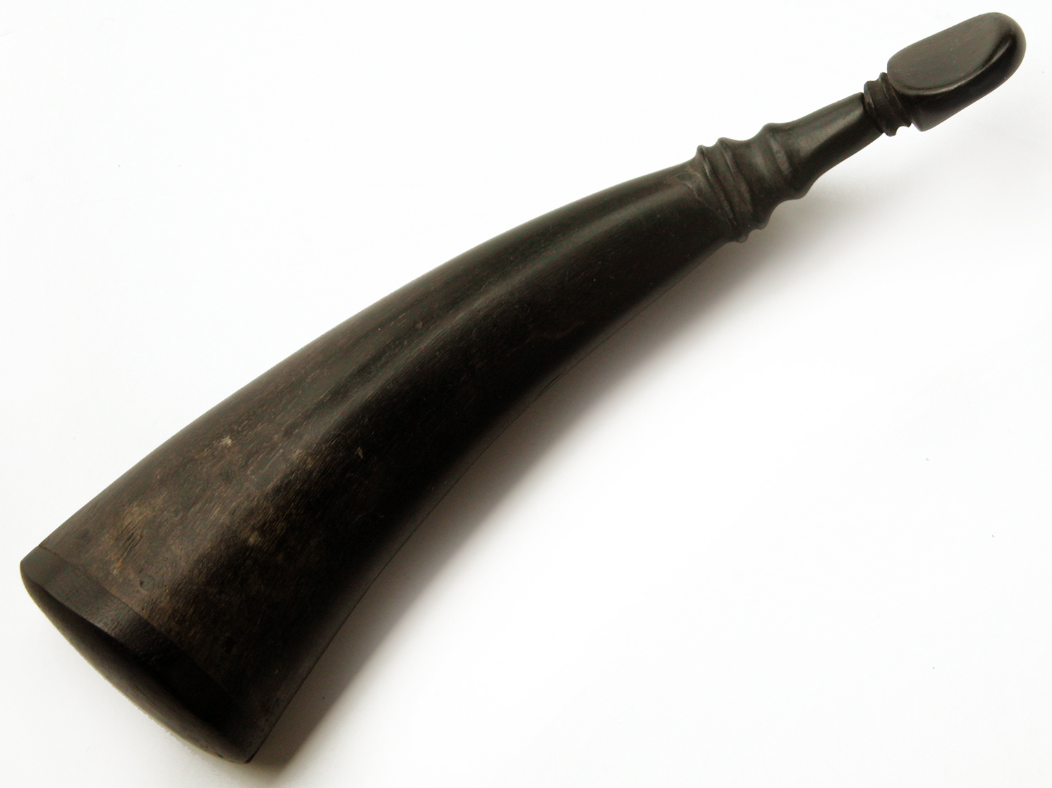 Contemporary Makers: Priming Horn by Mel Hankla for Randall Mills