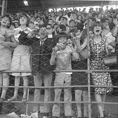 Meet the Beatles for Real: More signs of Beatlemania in Milan