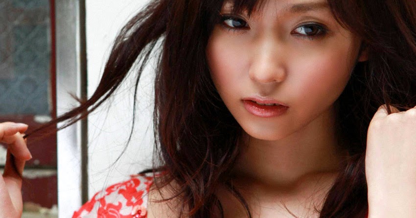 Sirens of the East: Risa Yoshiki: Lady in Red