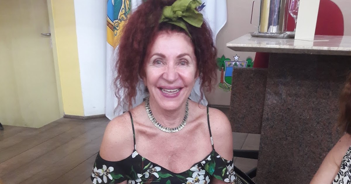 JANIA SOUZA SPVARN CULTURAL: KINHA COSTA LANÇA FAMÍLI ARCO-ÍRIS NA SEEC ...