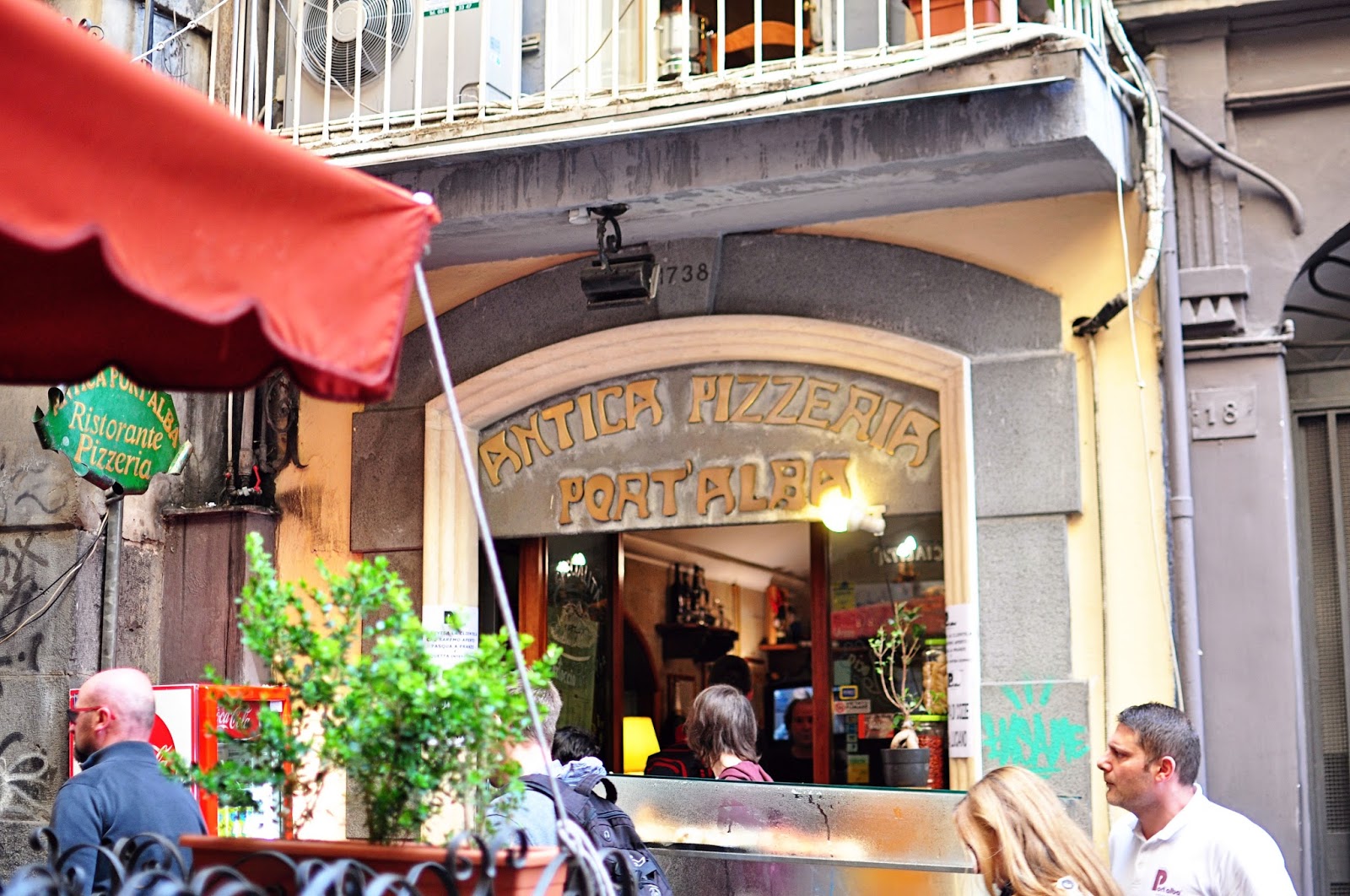 Little Sloth: World's 1st pizza in downtown Naples