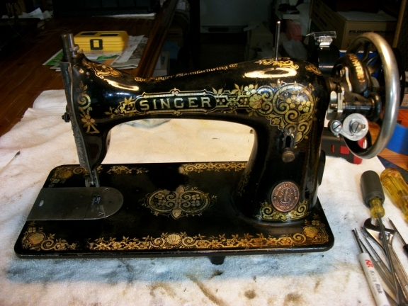 Perfect Stitch: Another classic Sewing Machine, with a surprise!
