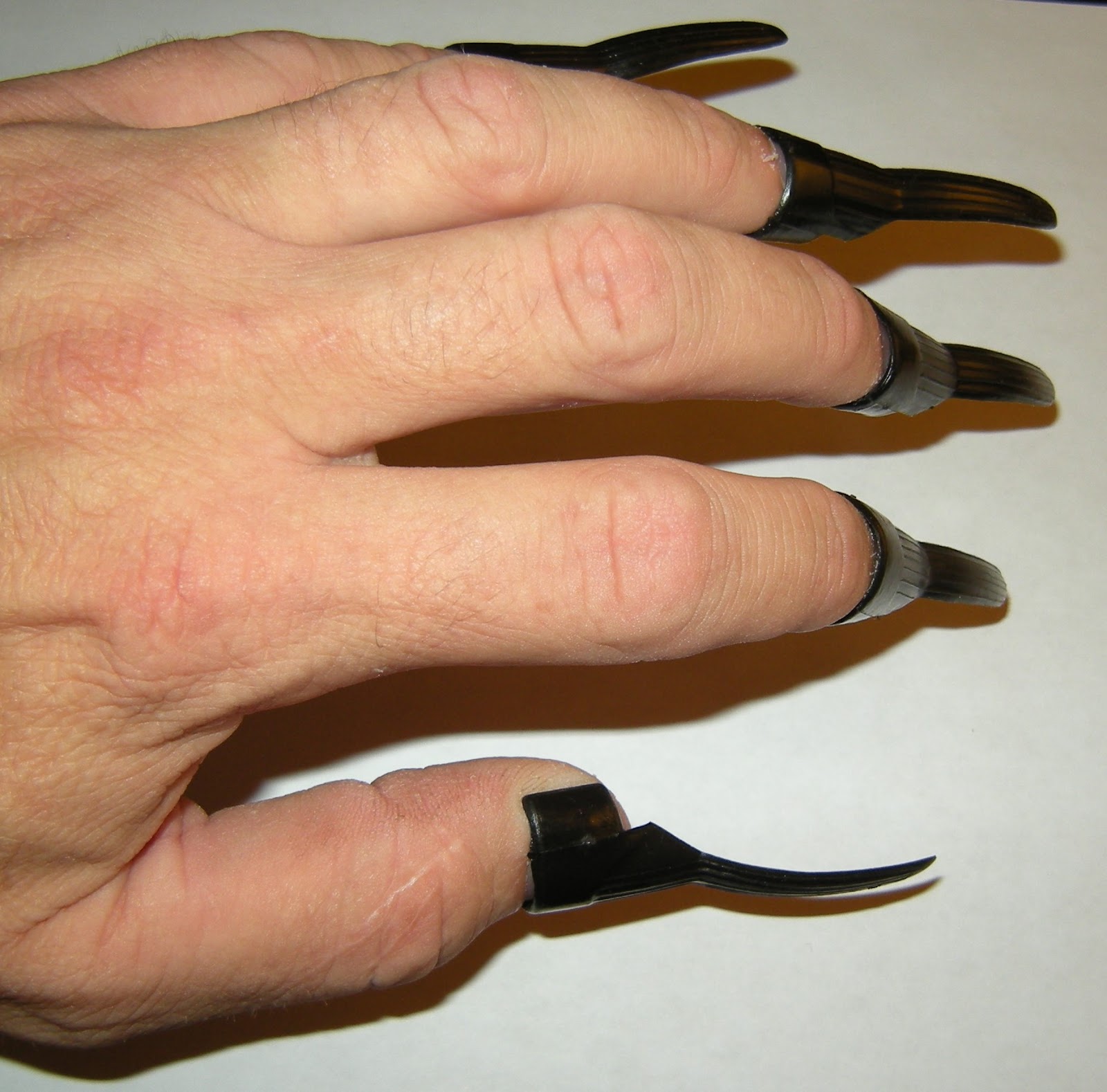 Garage Sale Finds: Claws for Alarm