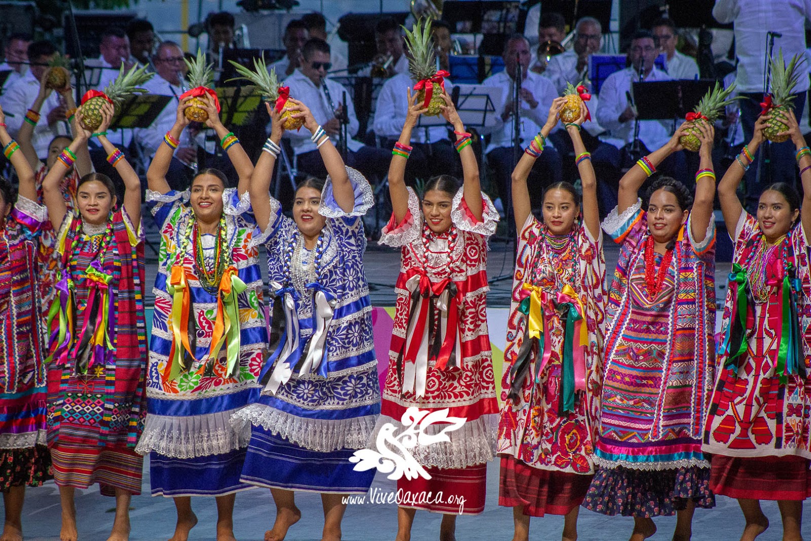 Baile "Flor de Piña" (Historia e Indumentaria) - Vive Oaxaca