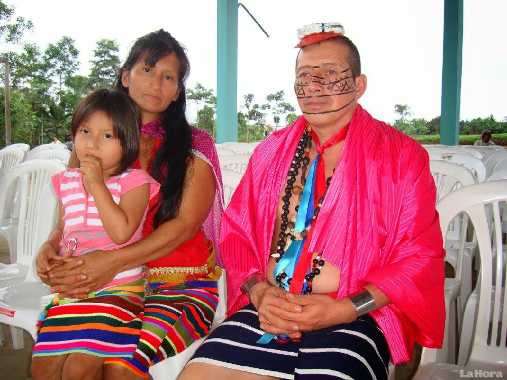 GRUPOS ÉTNICOS: TSACHILA