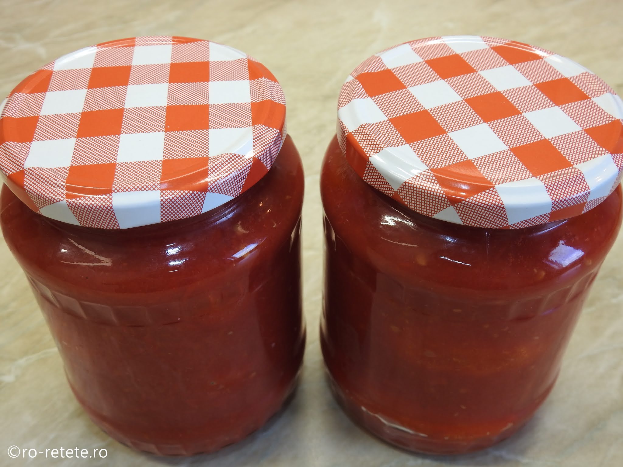 Rosii la borcan pentru iarna reteta | Retetetraditionaleromanesti.ro