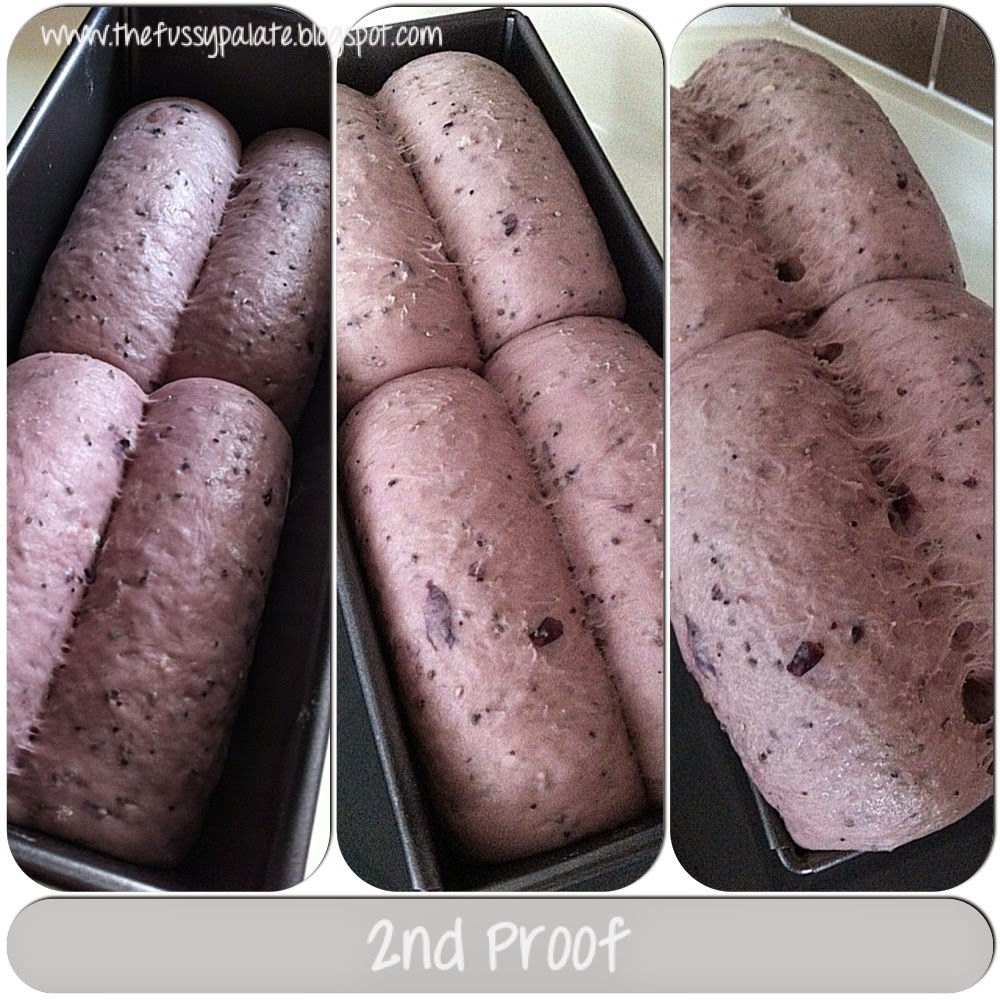 The Fussy Palate: Button Mushroom-shaped Blueberry bread