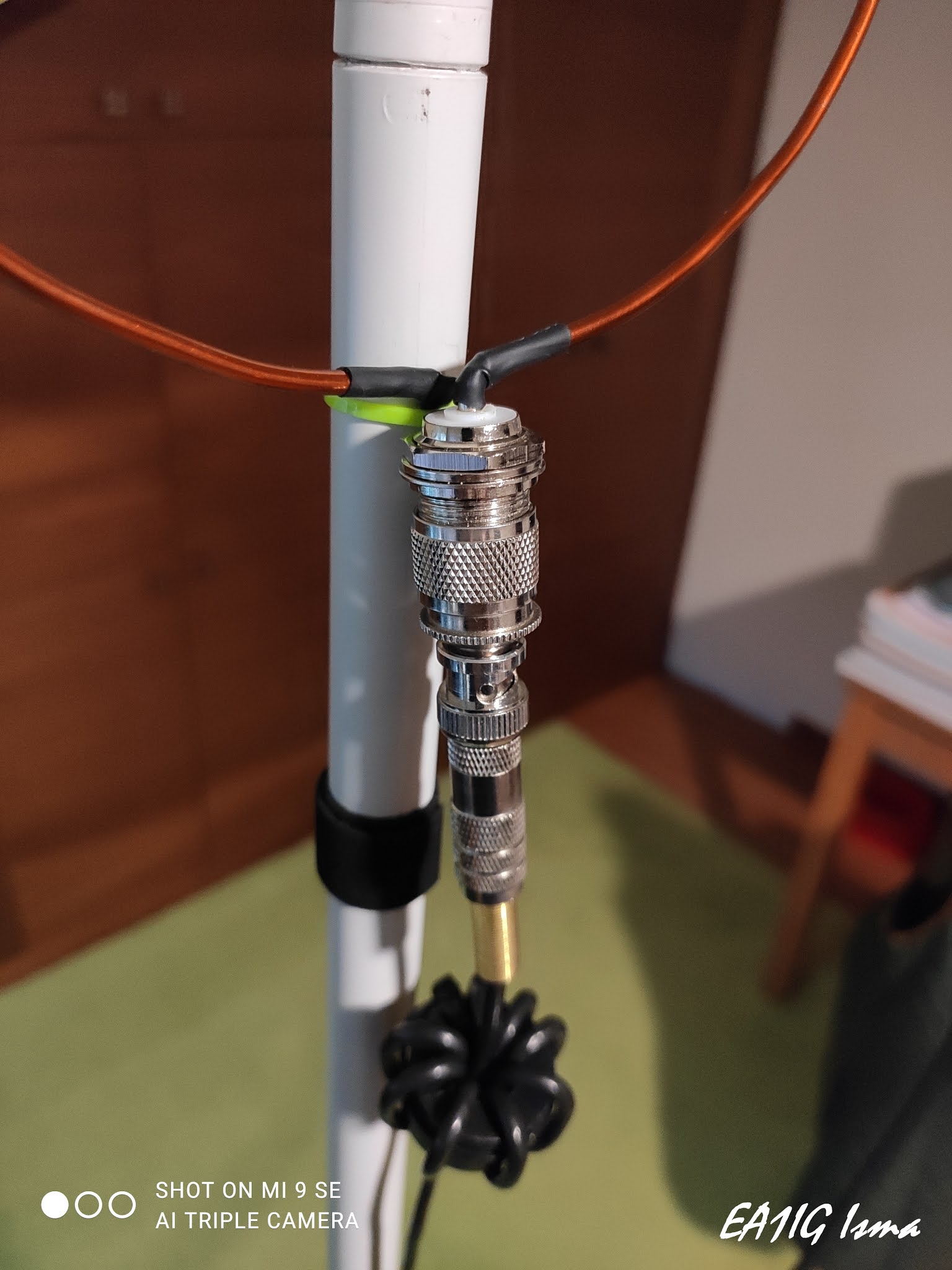 EA1IG: HOMEMADE QRP HF PORTABLE MAGNETIC LOOP ANTENNA