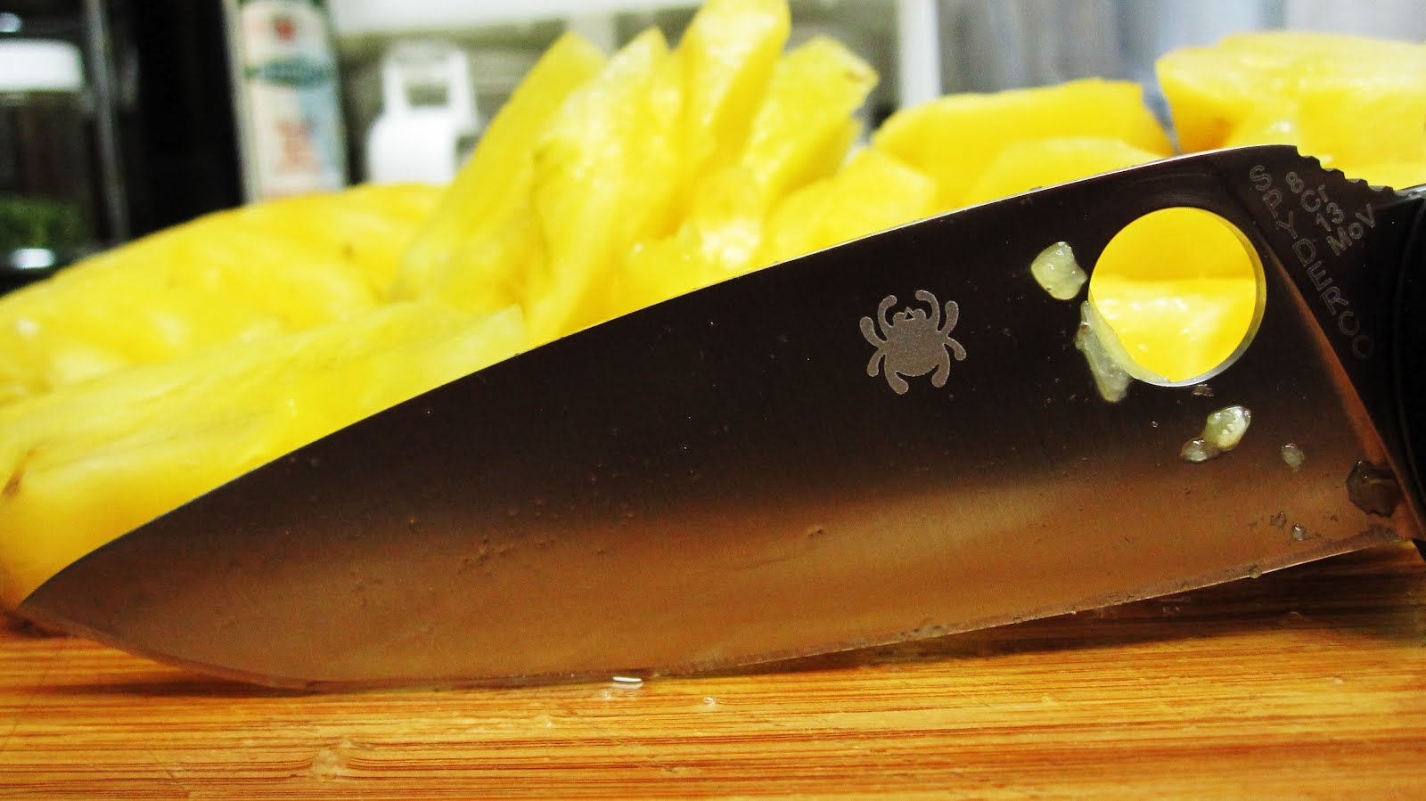 Weavers of Eternity: Spyderco Resilience - Tactical Kitchen Cutlery