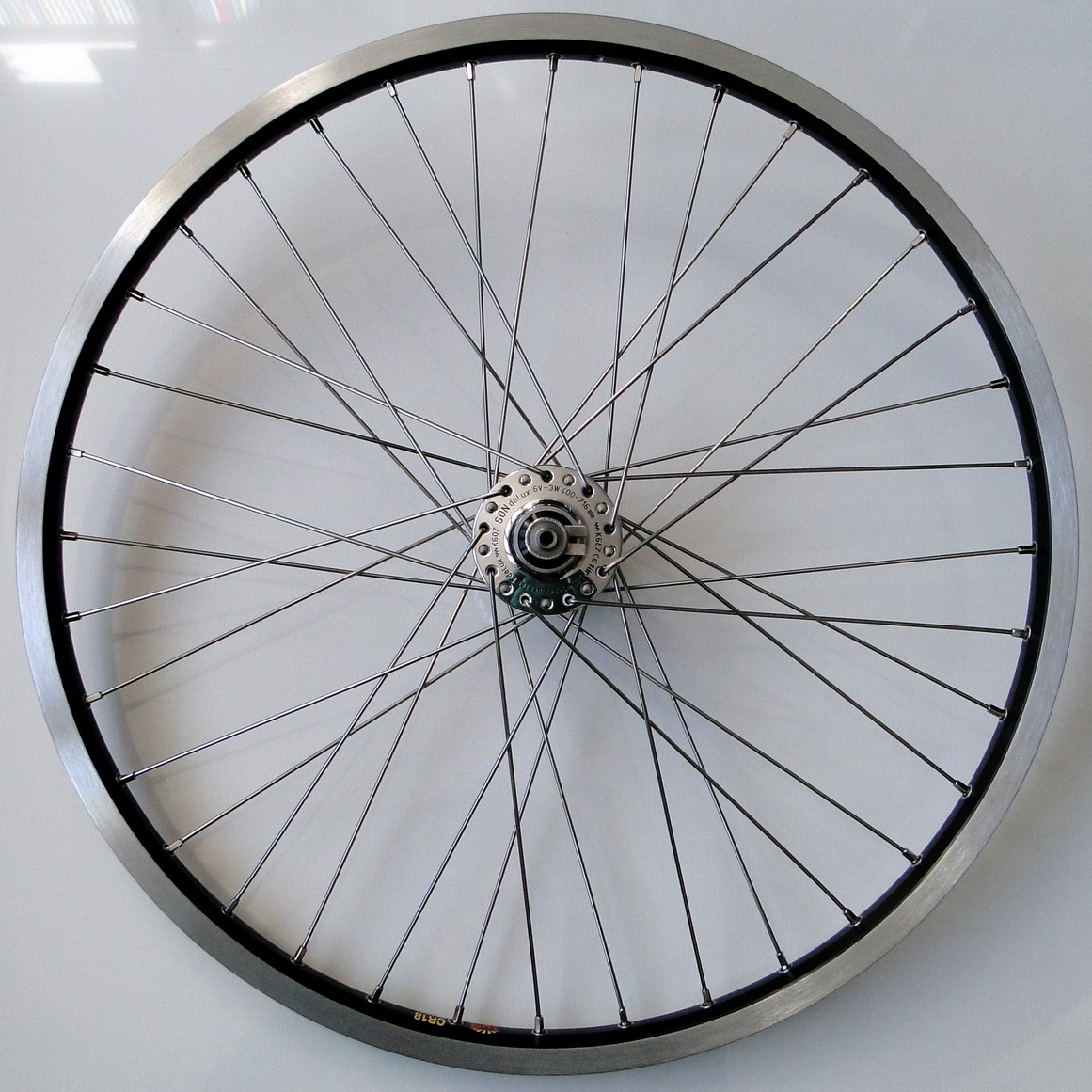 Custom Recumbent Wheels: Son Delux disc Sun Ringle CR-18 36 spokes