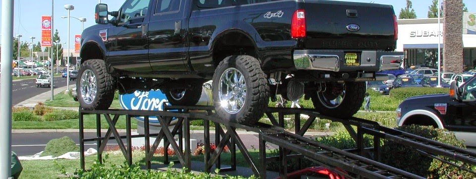 Vehicle Display Ramp: April 2015