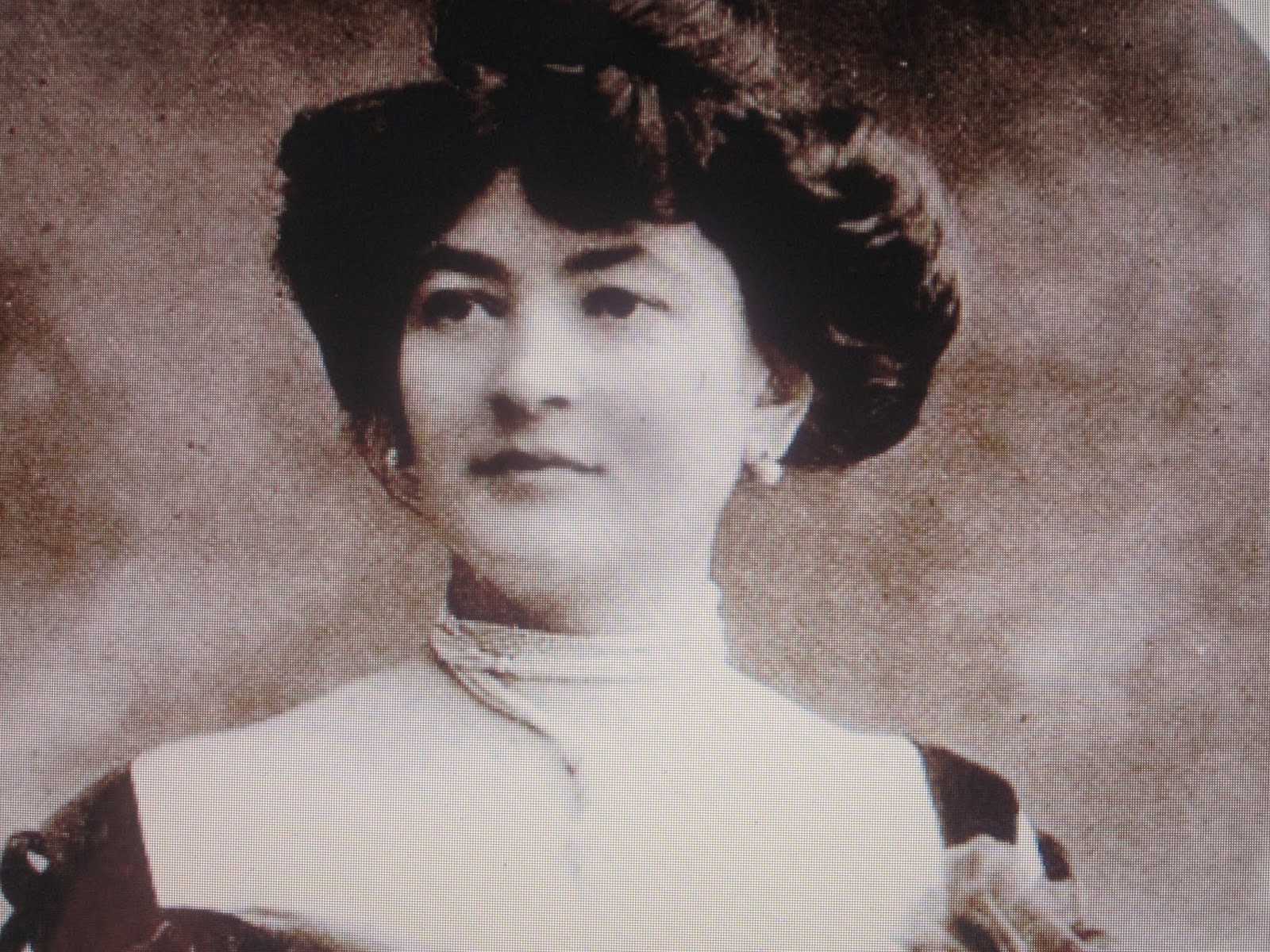 brittany: the mirror of landscape: Bretons: Mai Le Manac'h, Lady Mond