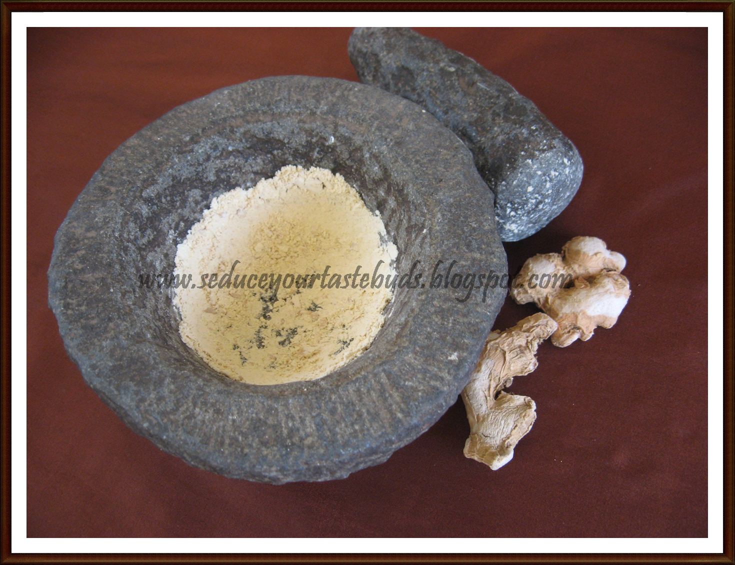 Homemade Ginger Powder | Sonti Pudi - Seduce Your Tastebuds...