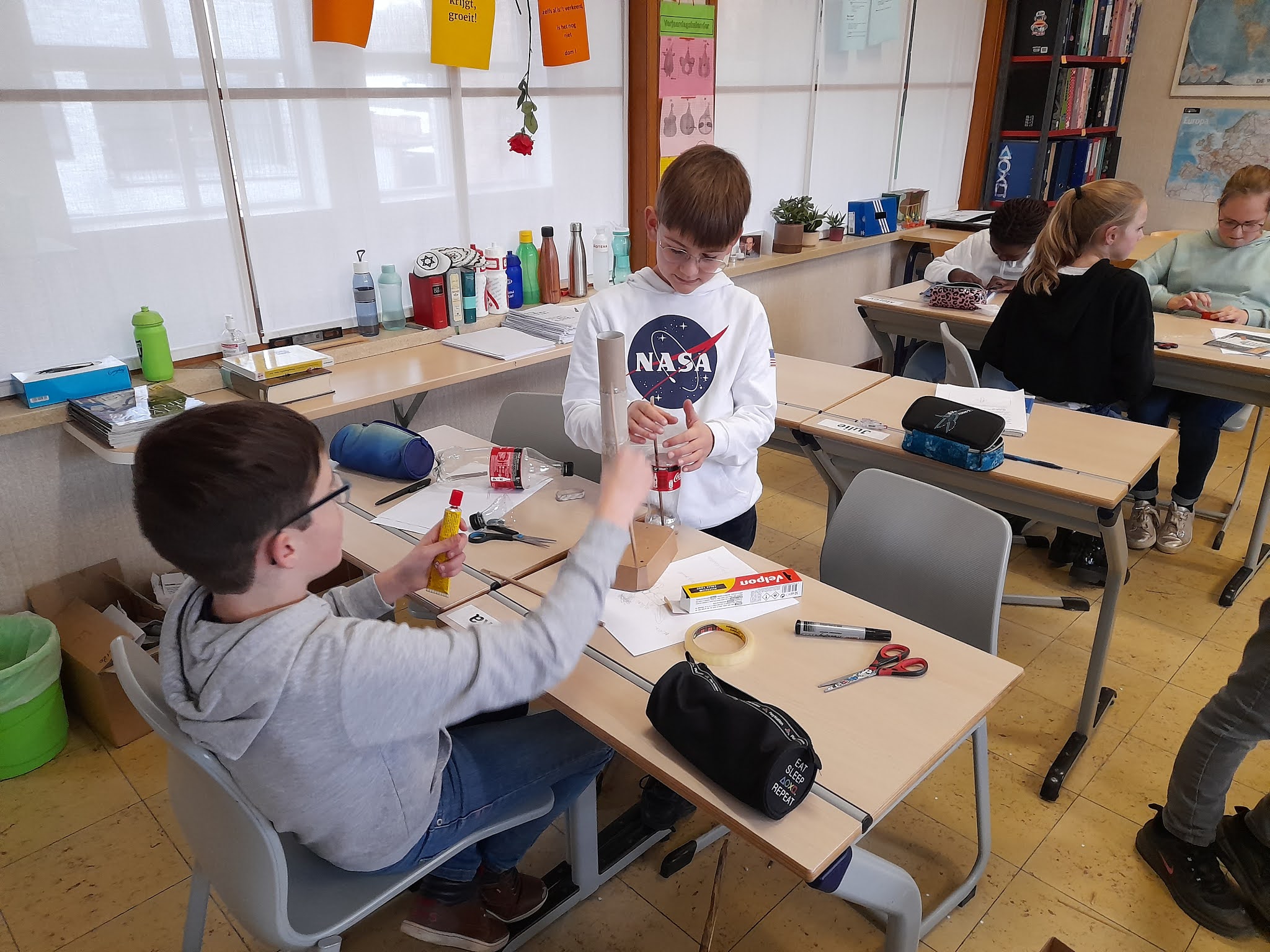 STEM-activiteit: Hoe maak ik een windmolen die energie kan opwekken? STEM-activiteit: Hoe maak ik een windmolen die energie kan opwekken?