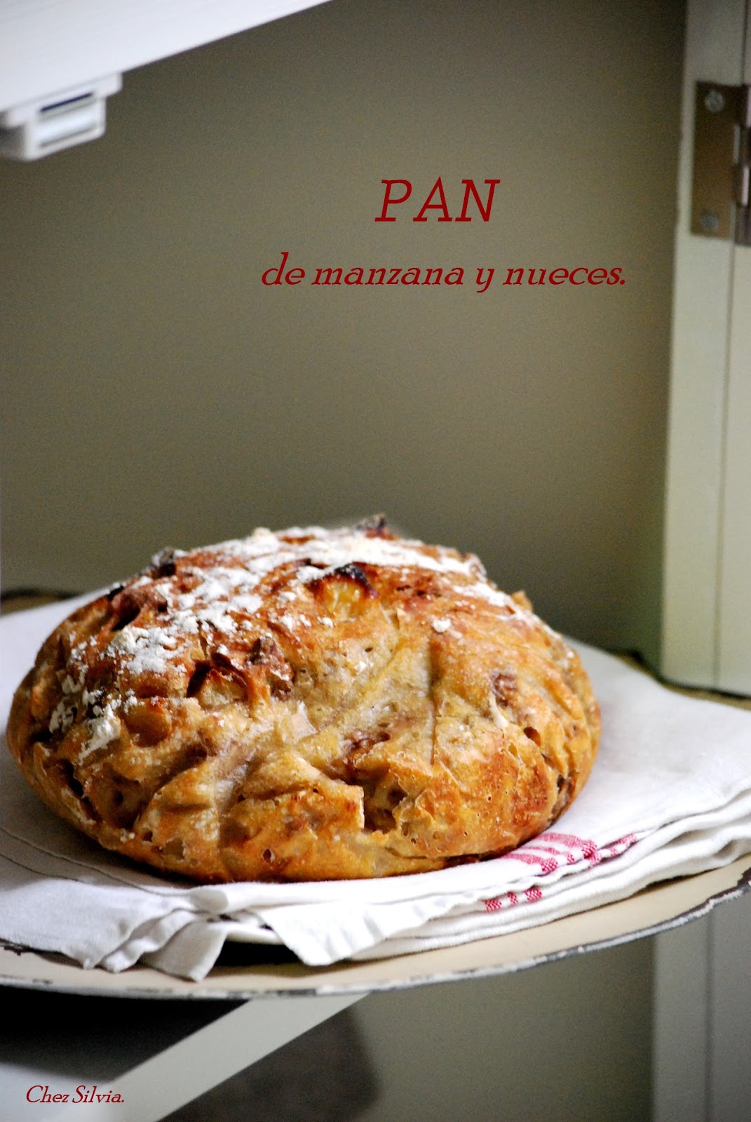 Pan de manzana y nueces. / Chez Silvia