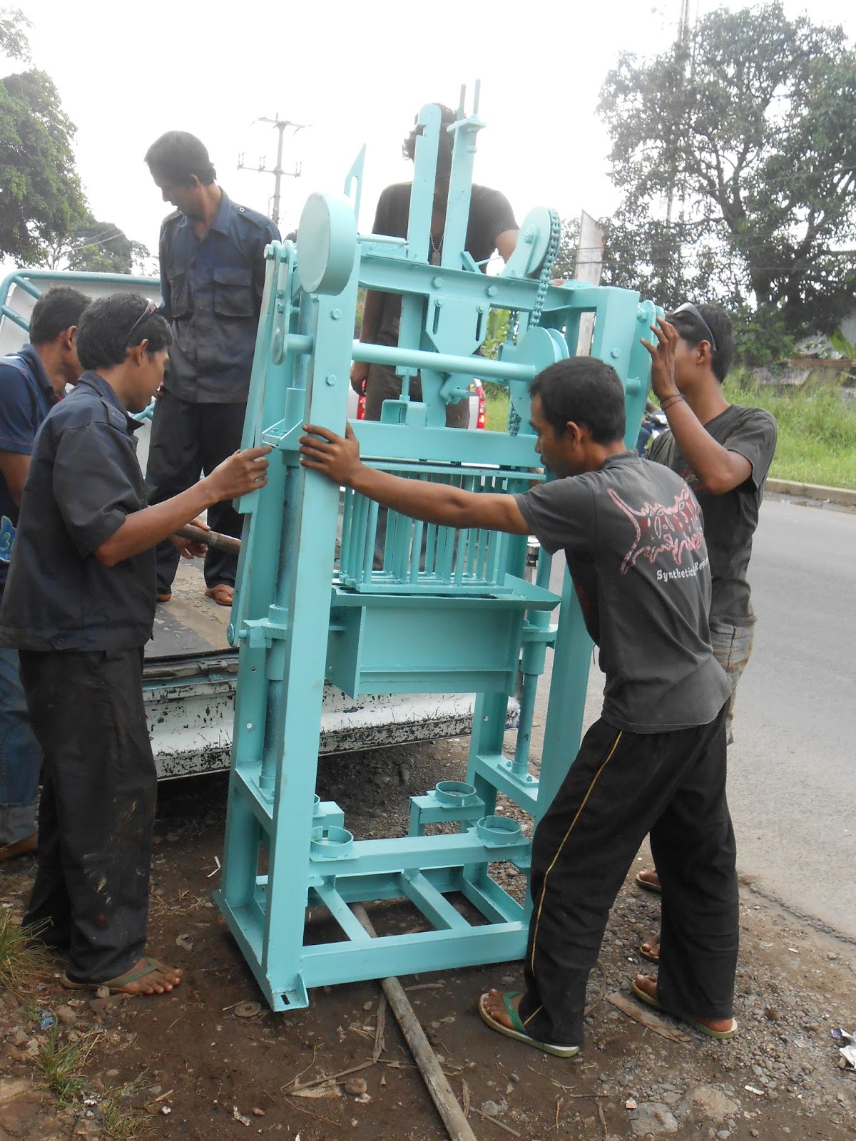 Mesin Batako Press - Mitra Batako Teknik