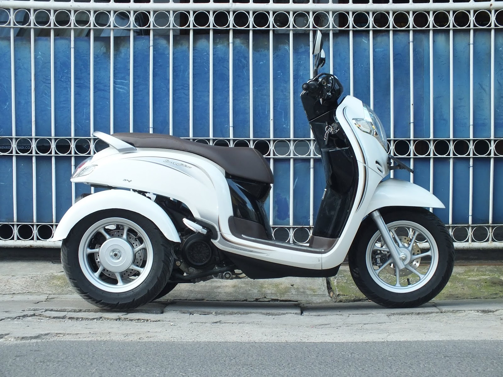 Oracle Modification Concept: Honda Scoopy R12 Roda Tiga Minimalist ...