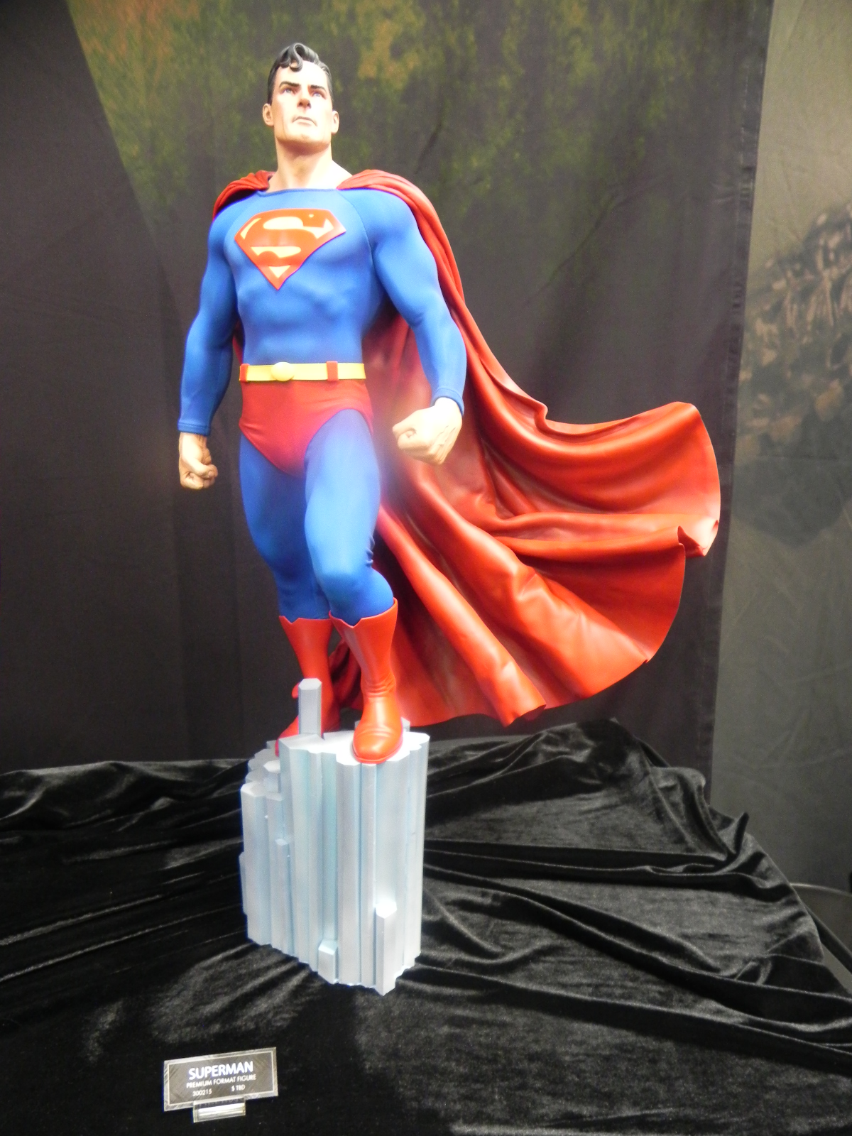 welovetoys: News: Sideshow DC Comics Statues