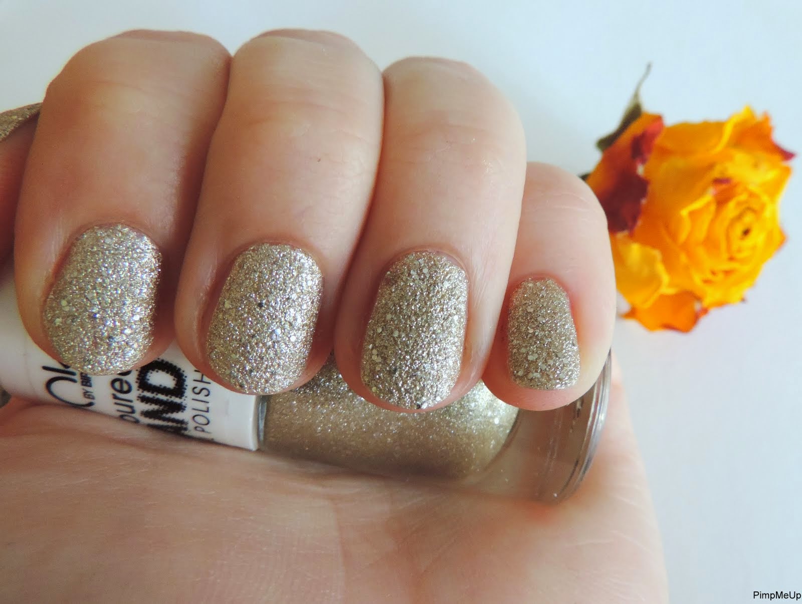 PimpMeUp: Review: Look by Bipa - coloured sand nail polish: glitter gold