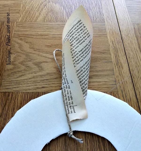 Book Page Wreath Tutorial | Vintage, Paint and more...