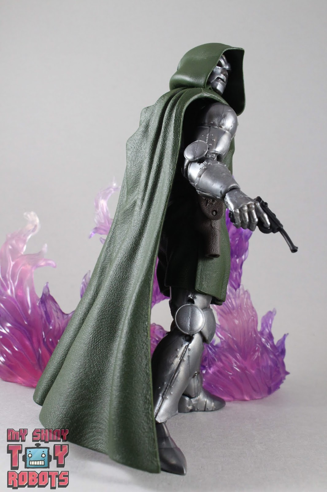 My Shiny Toy Robots: Toybox REVIEW: Marvel Legends Doctor Doom