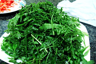 my tablescapes: Ensaladang Pako (fiddlehead fern salad)