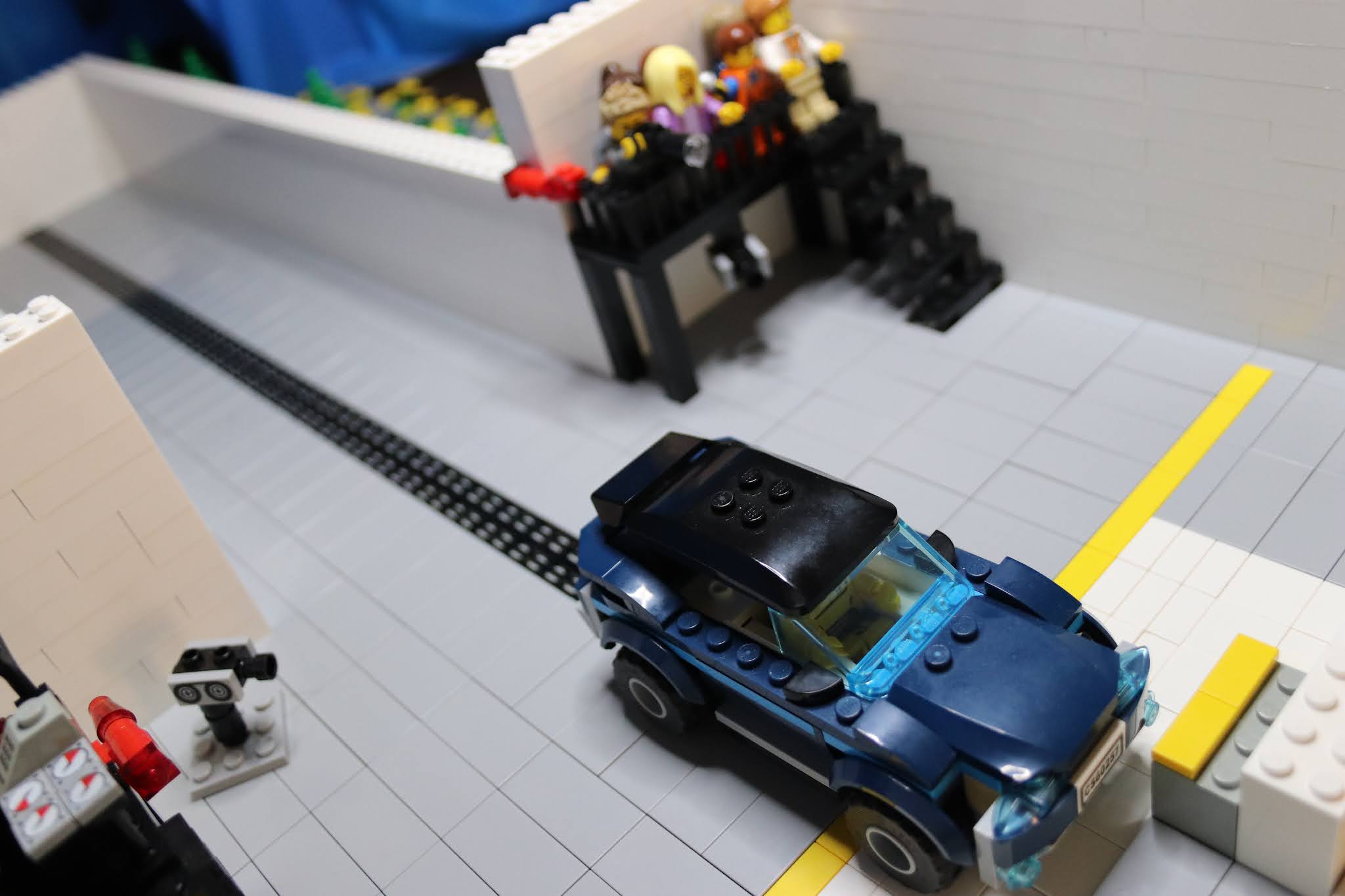 Engineer Recreates Car Crash Test Through Lego Bricks IE | atelier-yuwa ...