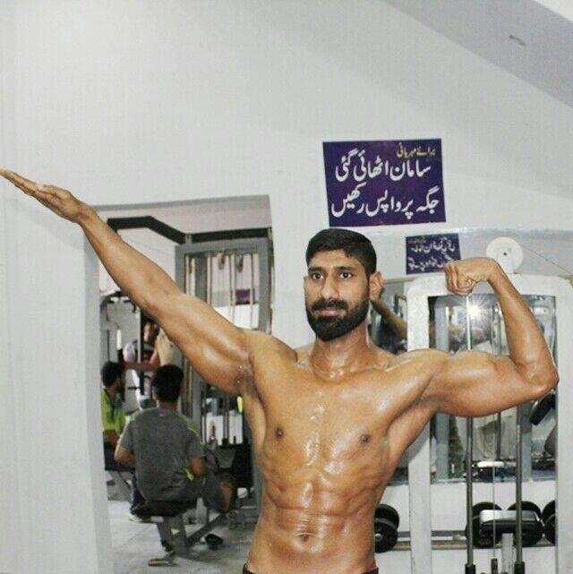 world bodybuilders pictures: pakistani punjabi bodybuilder rana zeshan ...