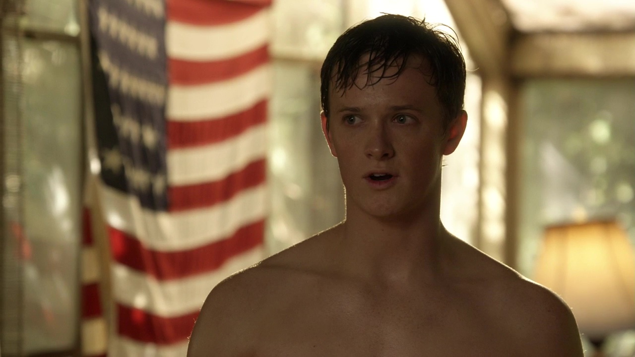 ausCAPS: Ross Philips shirtless in Hart Of Dixie 1-19 "Destiny & Denial"